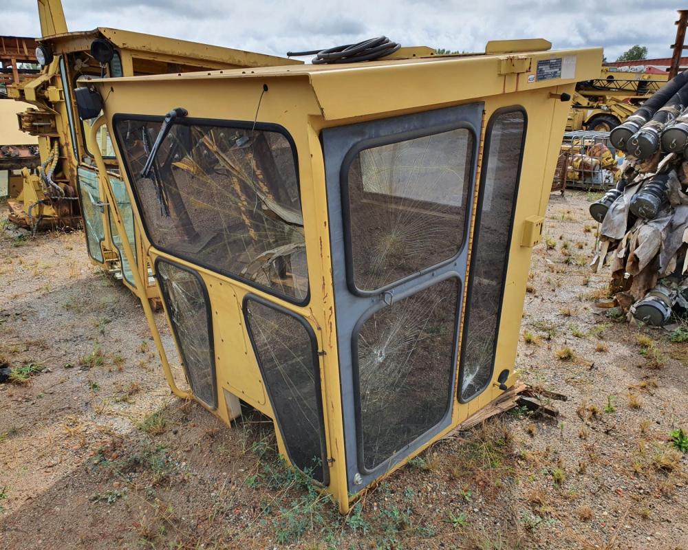 CAB ASSEMBLY GRADER - Lucas Machinery